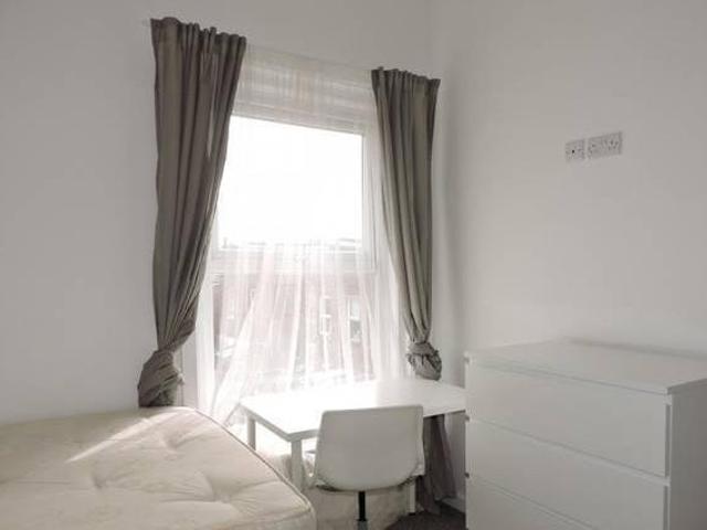 1 bedroom house share for rent in South of Albert Road PO5