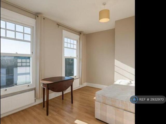 1 bedroom house share for rent in Southampton Way, London, SE5