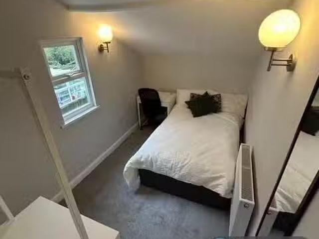 1 bedroom house share for rent in Southmead Road, Westbury On.