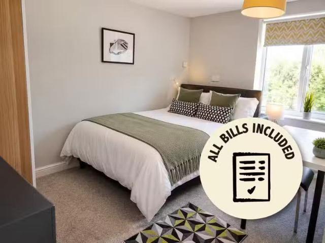 1 bedroom house share for rent in Selworthy Road, Knowle, Bris.