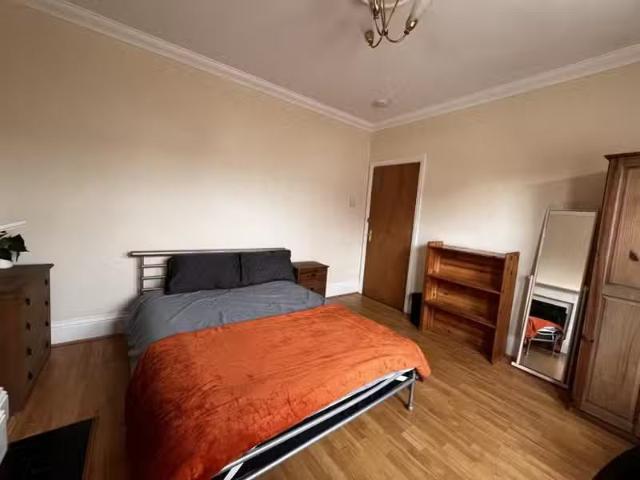 1 bedroom house share for rent in Shillito Road Parkstone, Poo.