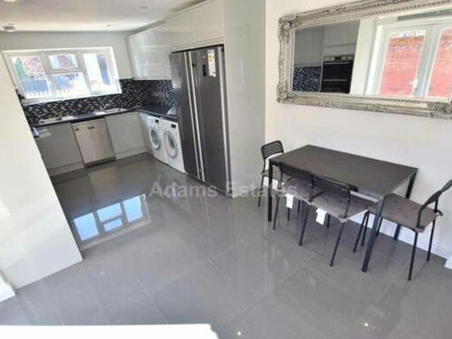 1 Bedroom House Share For Rent In St Bartholomews Road