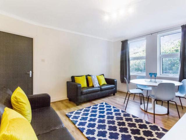 5 bedroom flat for rent in ST MICHAELS LANE, Leeds, LS6
