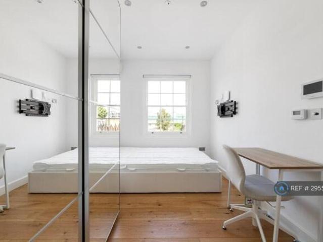 1 bedroom house share for rent in St. Peter's Street, London, N1
