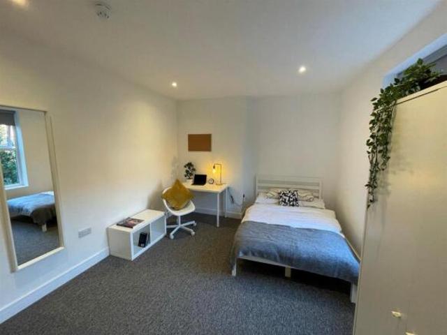 1 bedroom house share for rent in St. Ursula Grove, Southsea, PO5