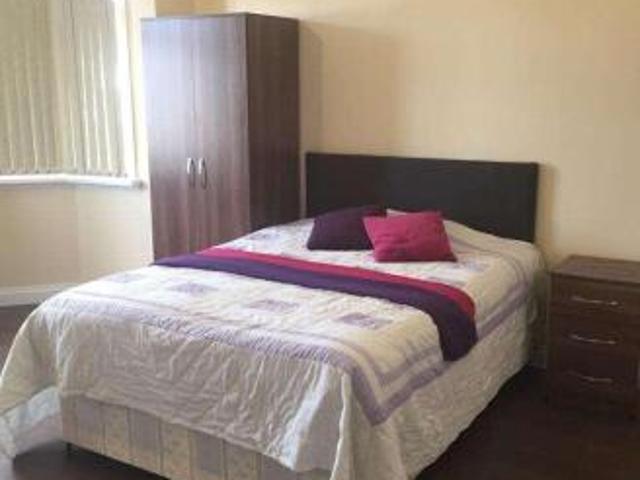 1 bedroom house share for rent in Stockingstone Road, Luton, LU2