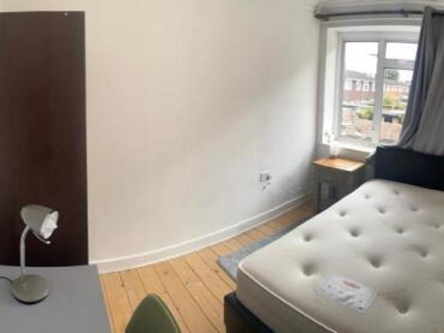 1 bedroom house share for rent in Surbiton, KT5