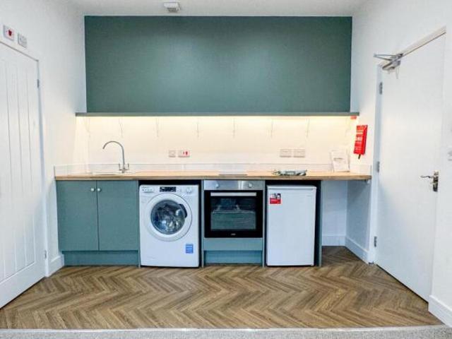 1 bedroom house share for rent in Park Road Moseley B13 8AB, B13