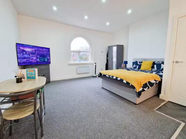 1 bedroom house share for rent in Park Road Moseley B13 8AB, B13