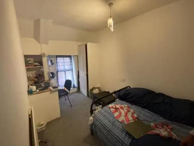 1 bedroom house share for rent in Park Street, Treforest, CF37