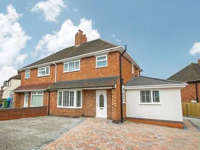 1 bedroom house share for rent in Parkfield Crescent Two Gates Tamworth B77
