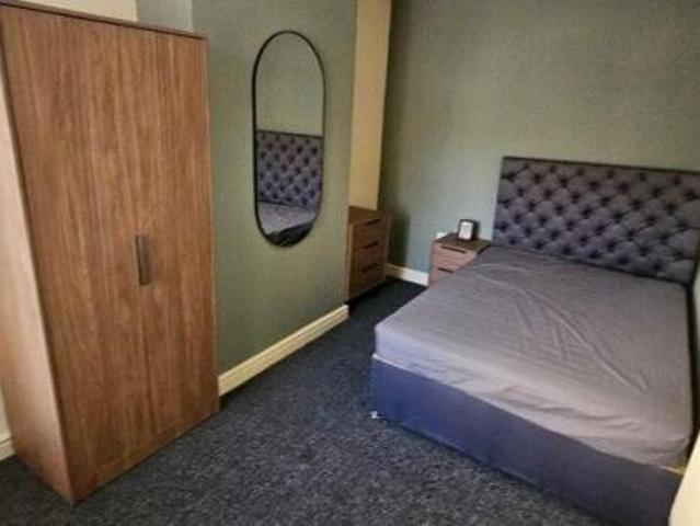 1 bedroom house share for rent in Parrin Lane, Manchester, M30