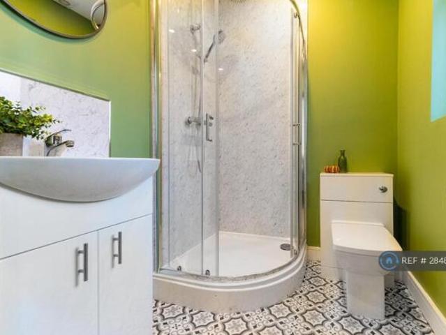 1 bedroom house share for rent in Parrin Lane, Manchester, M30