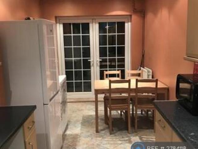 1 bedroom house share for rent in Priors Gardens, Ruislip, HA4