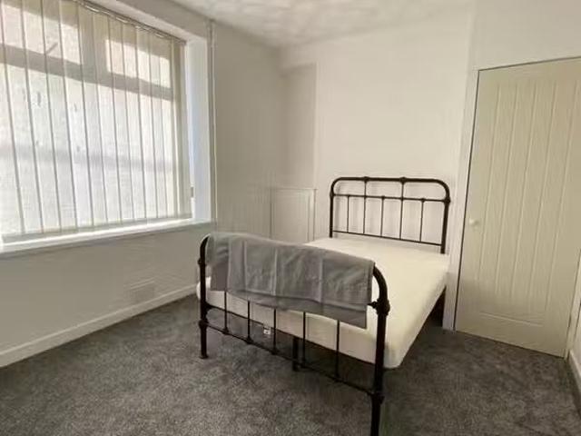 1 bedroom house share for rent in Queen Street, Treforest, CF37