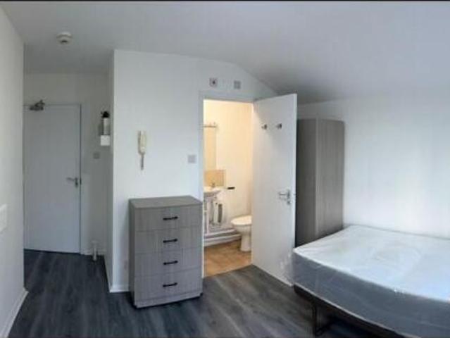 1 bedroom house share for rent in Queens Road, London, SE14