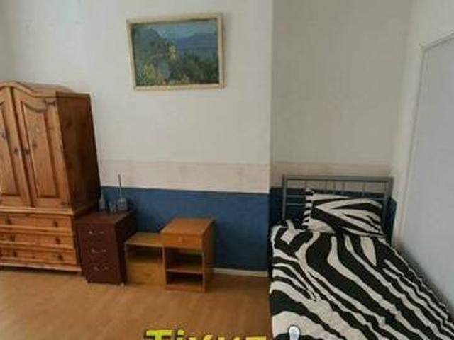 1 bedroom house share for rent in R1 Oakwood Rd B11