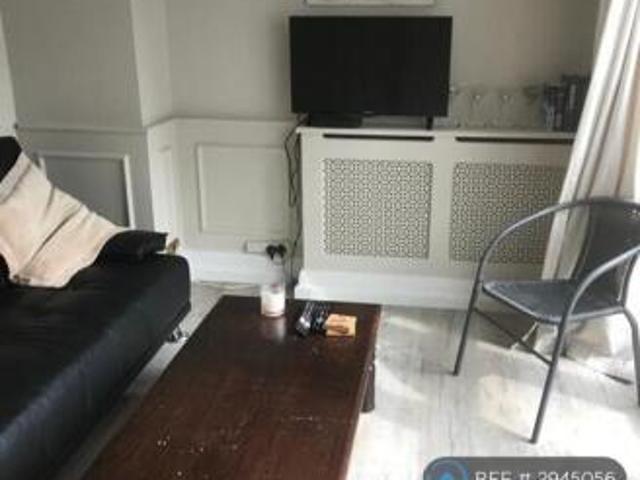 1 bedroom house share for rent in Robin Hood Way, London, SW15