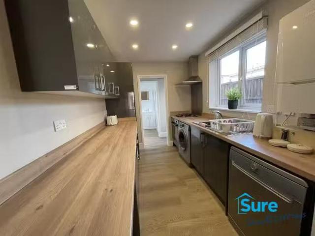 1 bedroom house share for rent in Robinhood Street, Gloucester.
