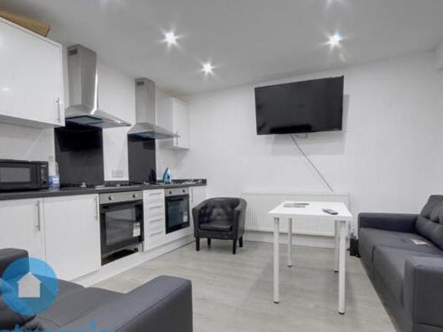 1 Bedroom House Share For Rent In Rolleston Drive