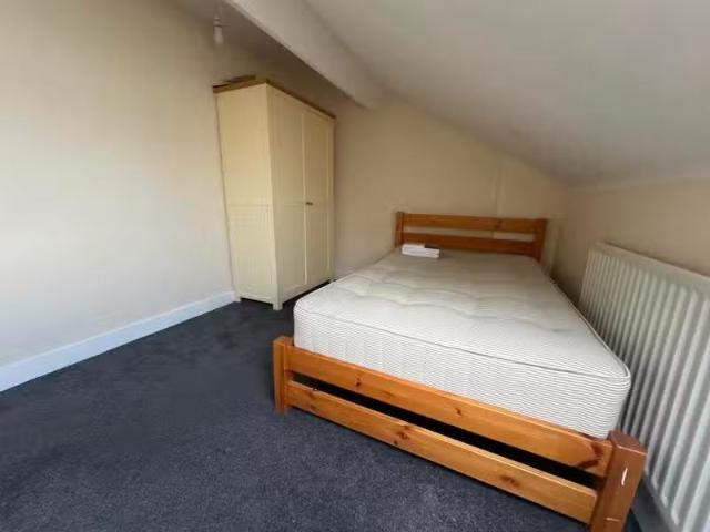 1 bedroom house share for rent in Room 44 Acorn House, Russe.