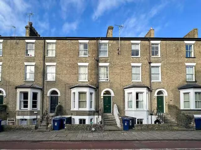 1 bedroom house share for rent in Room 4, Bateman Street, Camb.
