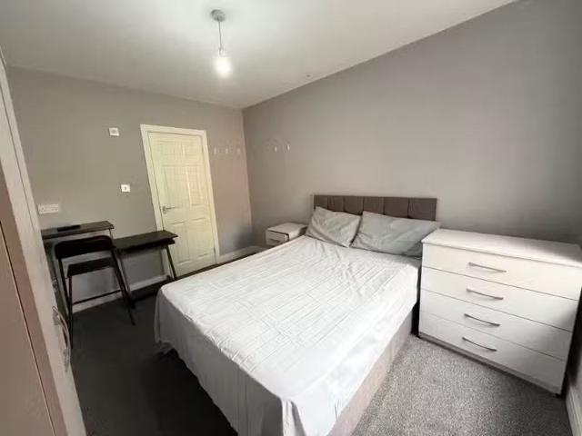 1 bedroom house share for rent in Room 4, Florence Road, Abird.