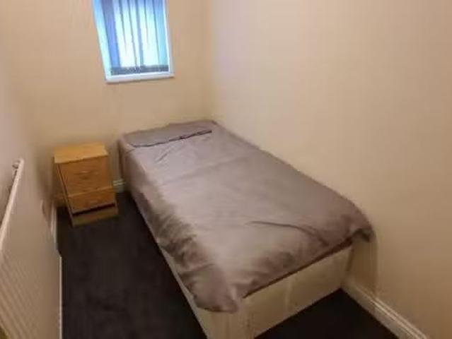 1 bedroom house share for rent in Room 4 Kings road, Kings Hea.