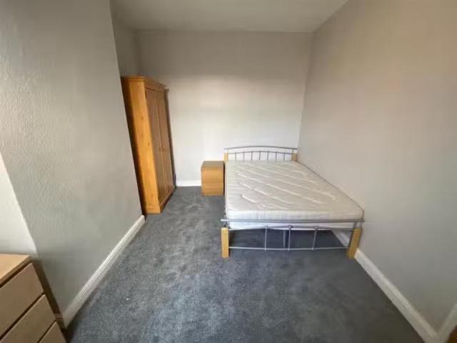 1 bedroom house share for rent in Room 4, Sovereign Road, Earl.