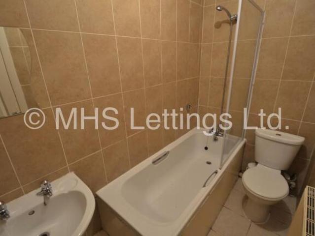 1 bedroom house share for rent in Room 4, 36 Hartley Grove, Leeds, LS6 2LD, LS6