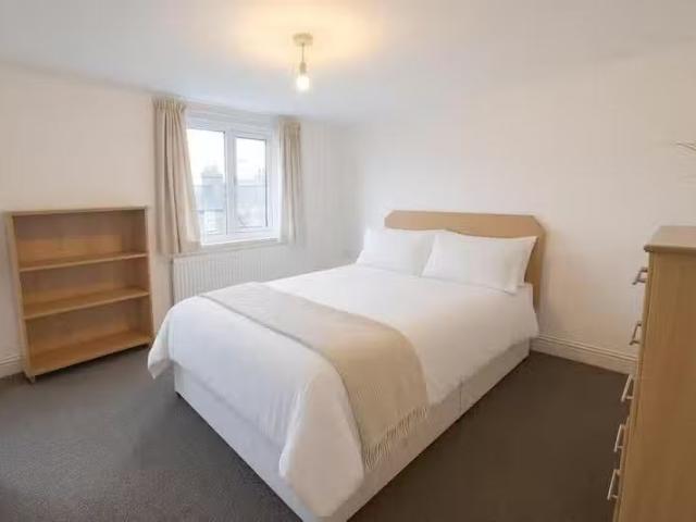 1 bedroom house share for rent in Room 5, Flat 2, 33 Mill Road.