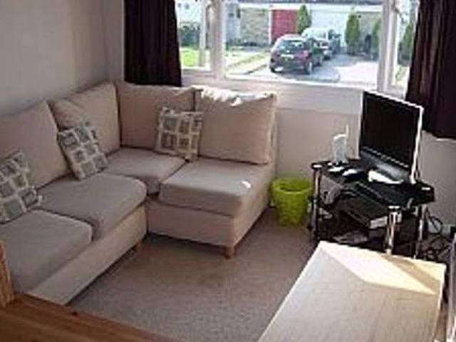 1 bedroom house share for rent in Room 5 Hanwood Close Woodley RG5 3AB RG5