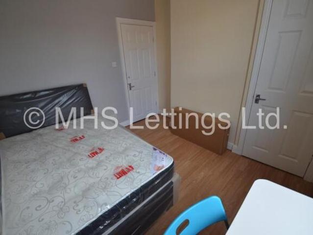 1 bedroom house share for rent in Room 5, High Cliffe, Leeds, LS4 2PE, LS4