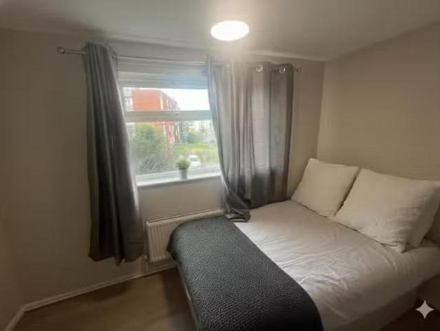 1 bedroom house share for rent in Room 5, St Marys Square, New.