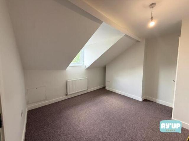1 bedroom house share for rent in Room 6, 66 Broxholme Lane DN1 2LW, DN1
