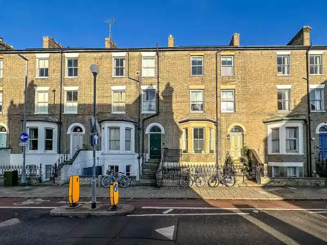 1 bedroom house share for rent in Room 10, Bateman Street, Cam.