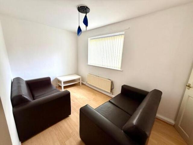 1 bedroom house share for rent in Room 1 Milnrow Close, City Centre Border M13