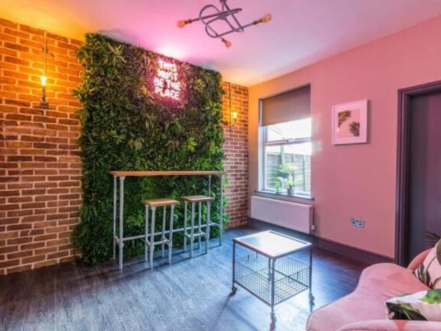 1 bedroom house share for rent in Room 1, NG2