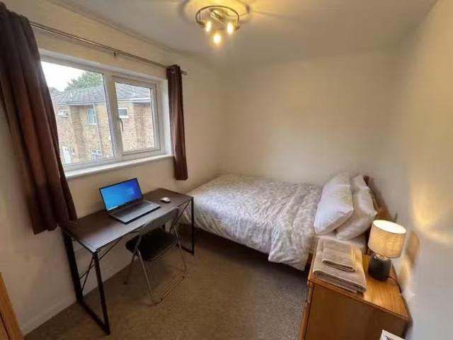 1 bedroom house share for rent in Room 1, Walker Court. CB4