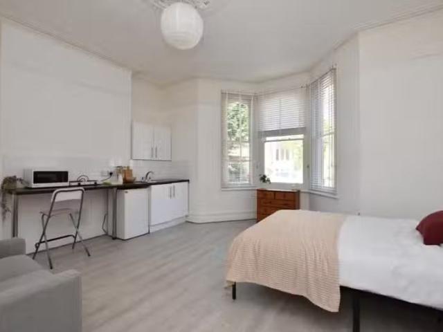 1 bedroom house share for rent in Room 1, Whatley Road, Clifto.