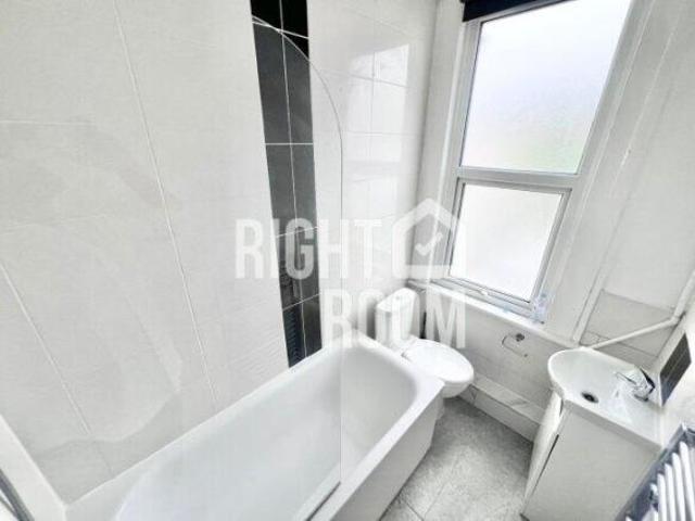 1 bedroom house share for rent in Room 1, 135 Grosvenor Road, E7