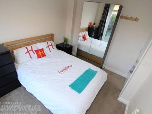 1 bedroom house share for rent in Room 2 Creswell Hook RG27 9TG RG27
