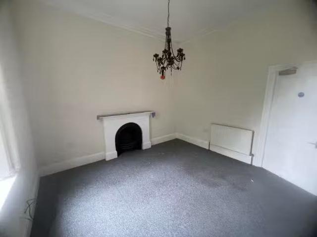 1 bedroom house share for rent in Room 3 Botanic road L7