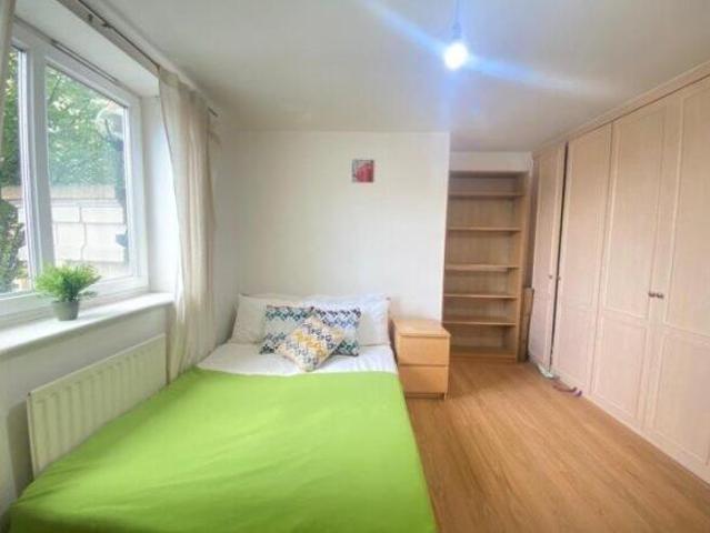 1 bedroom house share for rent in Room 3, Flat 1, 5 Millenium Drive, E14