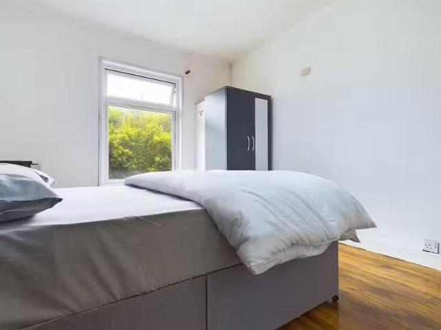 1 bedroom house share for rent in Room 3, Sarehole Road, Hall.