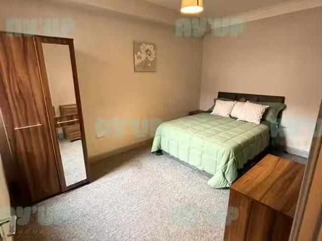 1 bedroom house share for rent in Room 3, 144 High Street, DN5.