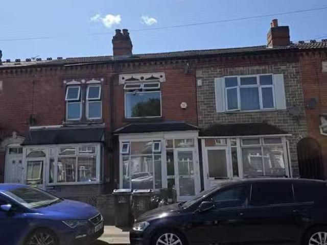 1 bedroom house share for rent in Room Available in Sparkhill.