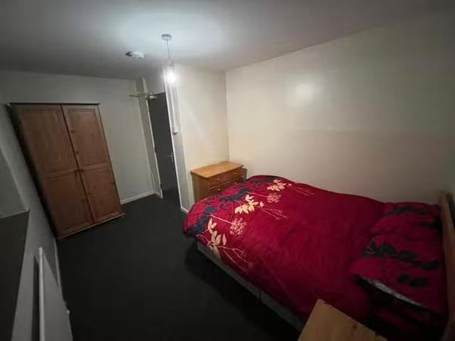 1 bedroom house share for rent in Room Available In The Doweri.