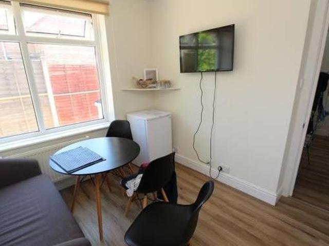 1 bedroom house share for rent in Rossmore Road Parkstone Double Room Available BH12