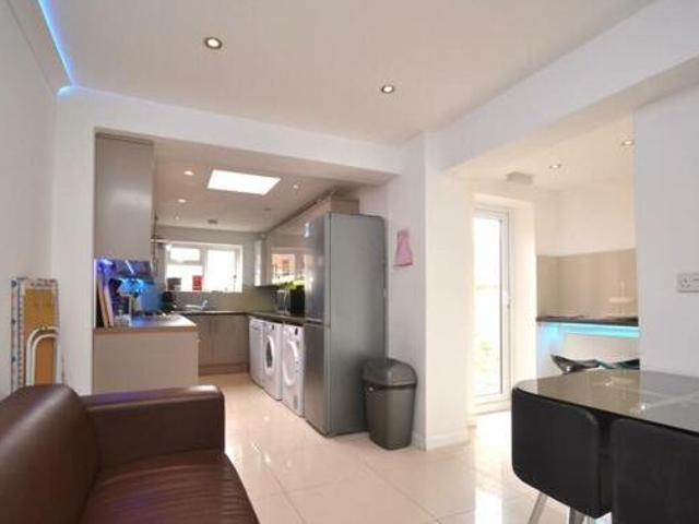 1 Bedroom House Share For Rent In Reading